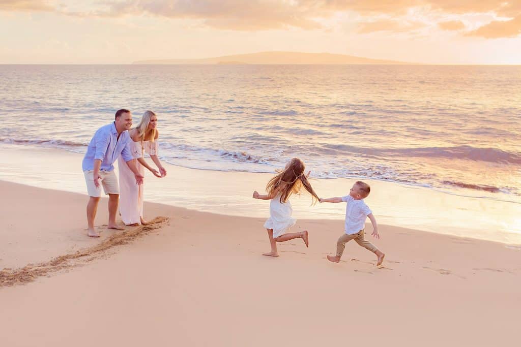 Sunset family portrait photography - Ashley + family's beautiful session