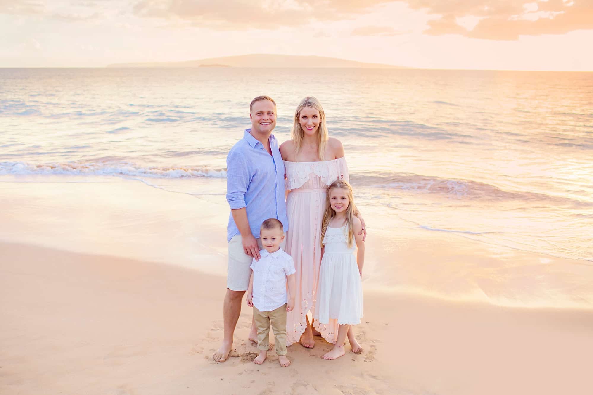 Sunset family portrait photography - Ashley + family's beautiful session