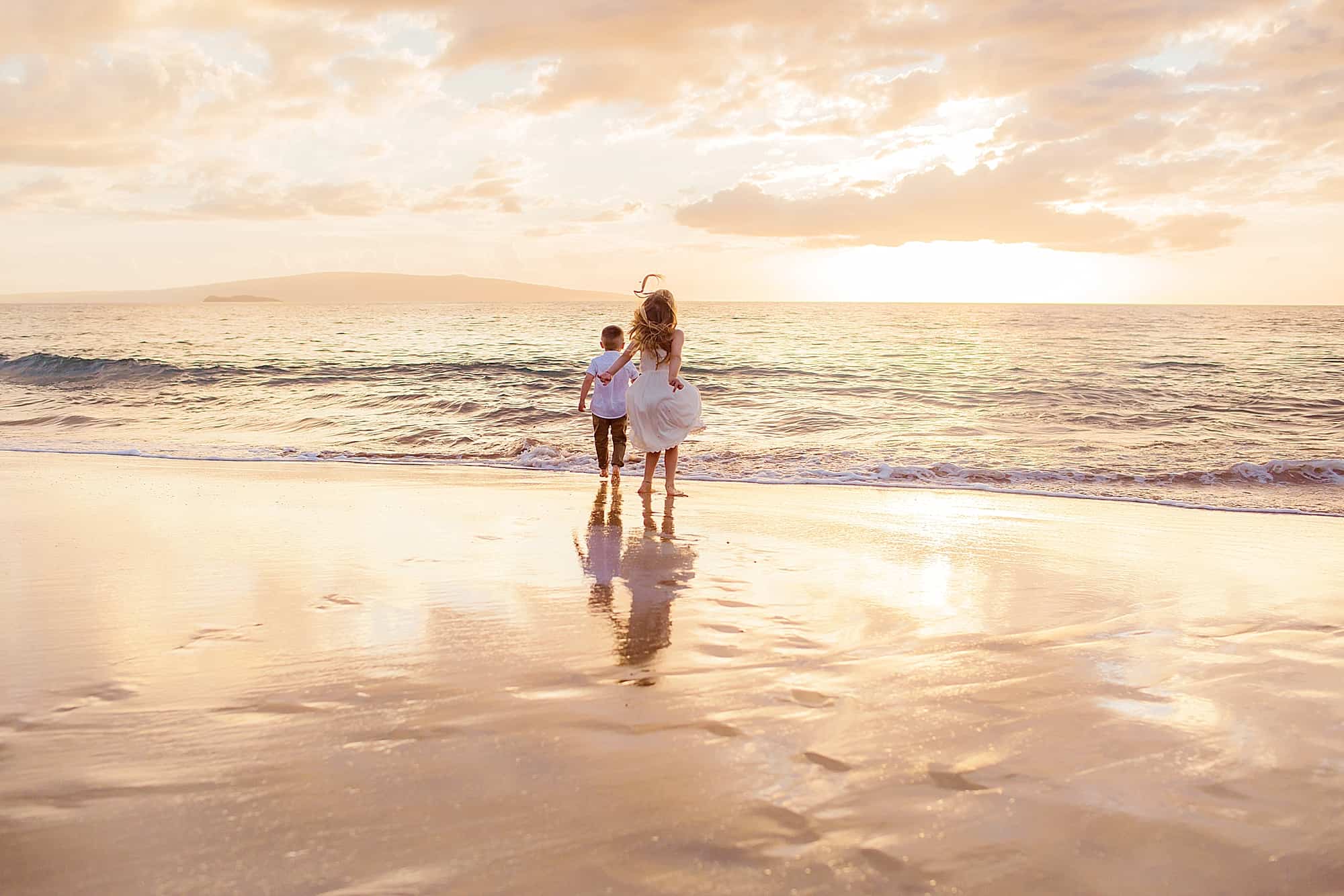 Sunset family portrait photography - Ashley + family's beautiful session