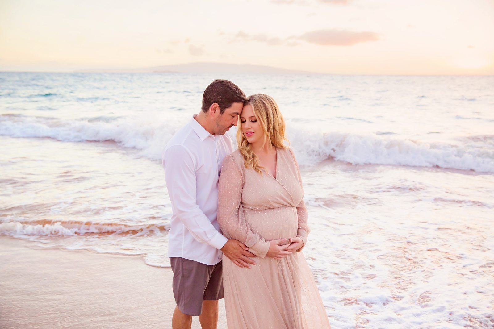 Sunset Wailea Babymoon Portraits - Expecting the couples' first child