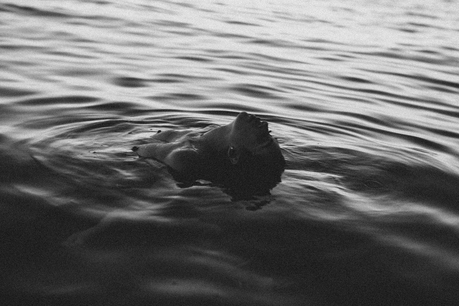 Maui Boudoir Ocean Portraits - Incorporate the natural environment