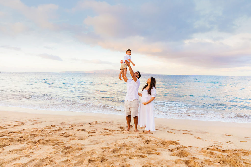 What to Wear for Your Hawaii Family Portrait Beach Session